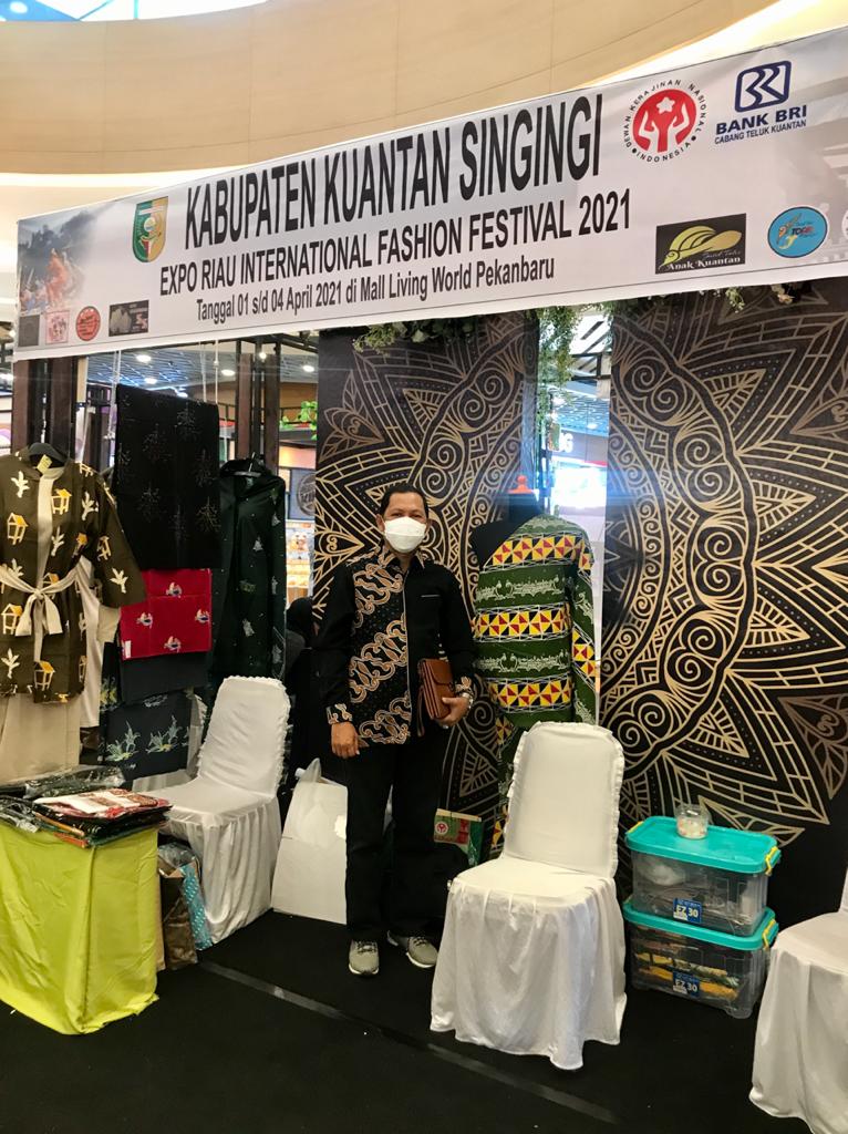 Kuansing Tampilkan Batik dan Songket di Expo Riau International Fashion ...
